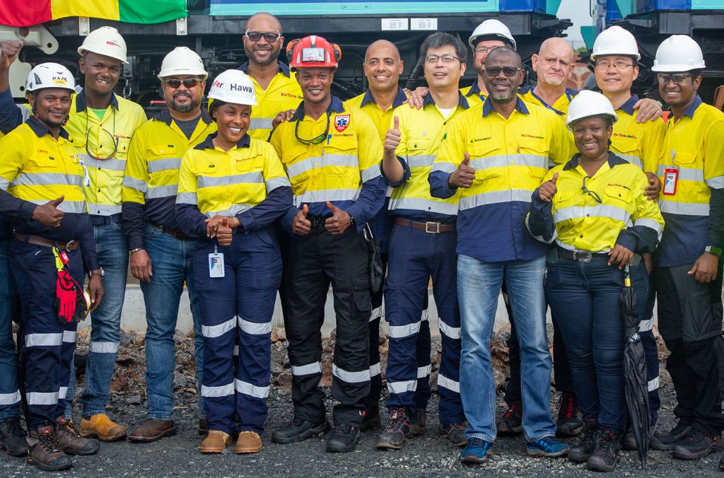 First Four Locomotives for the Simandou Project Arrive in Guinea - SimFer