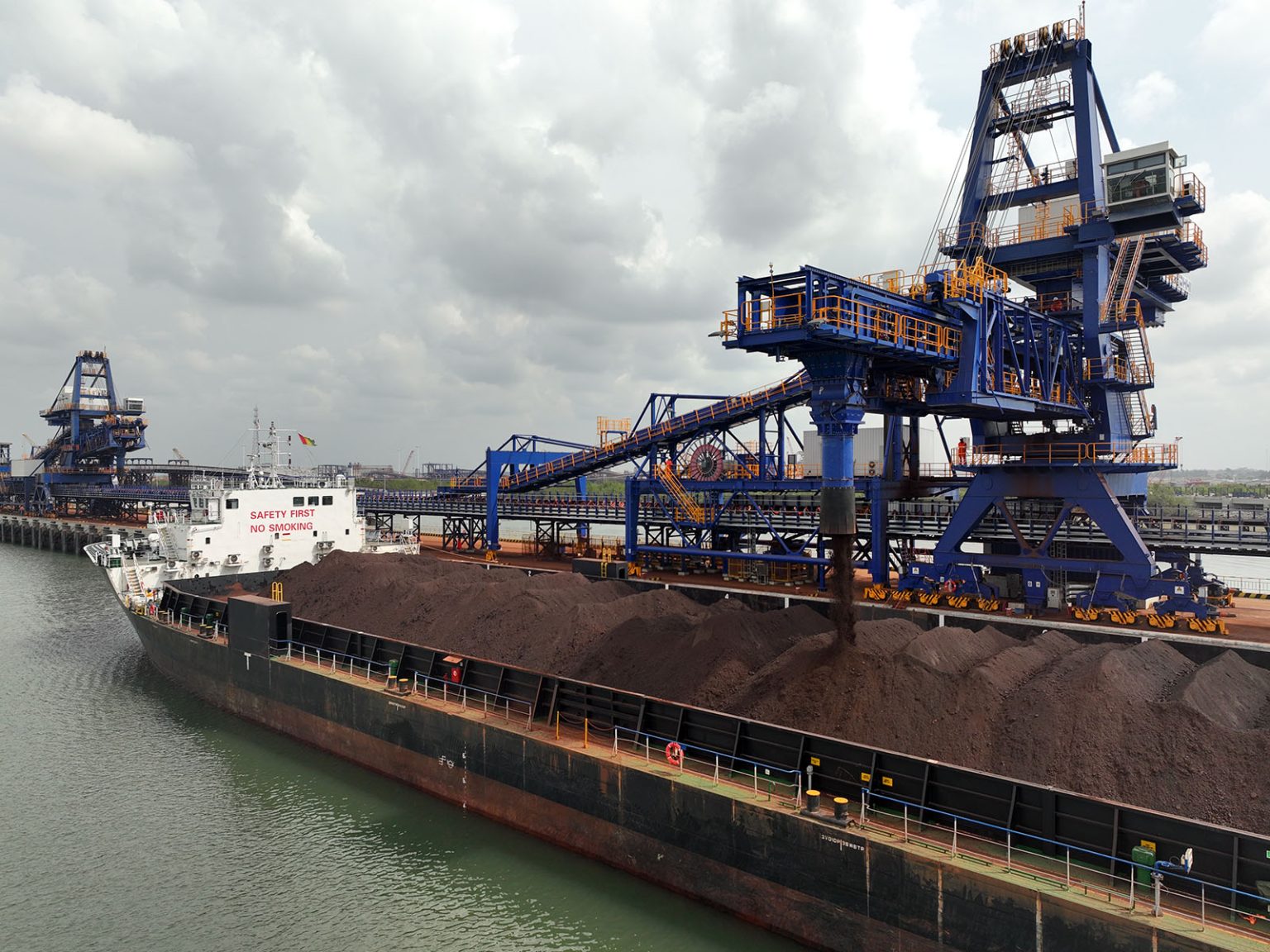Simandou's first iron ore ship sails from Guinea - SimFer